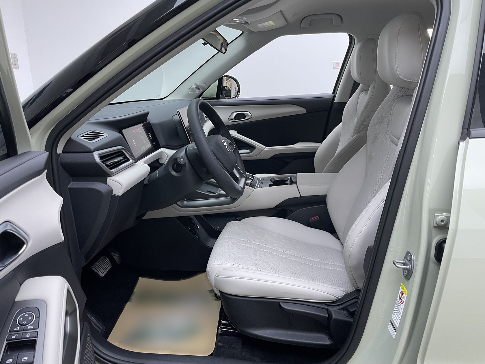 Подержанный BYD Yuan UP 2024 0.0L Green 16500km AT 5 Seats на продажу ...