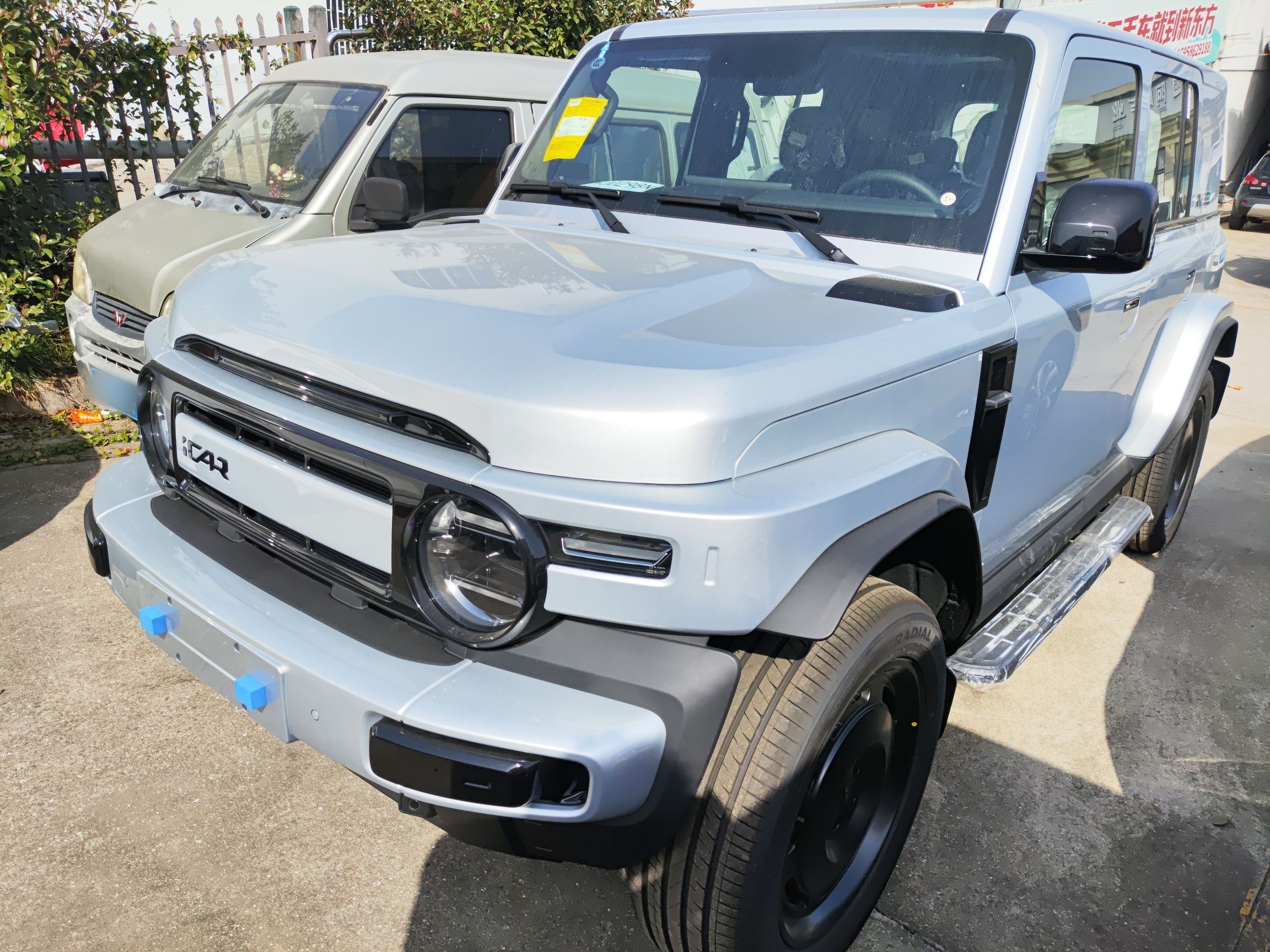 Подержанный iCAR V23 2025 0.0L Silver 100km AT 5 Seats на продажу ...