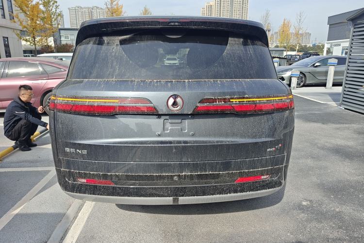 Подержанный Denza N9 2025 2.0L Gray 3700km AT 6 Seats на продажу - Выгодная цена рядом ...